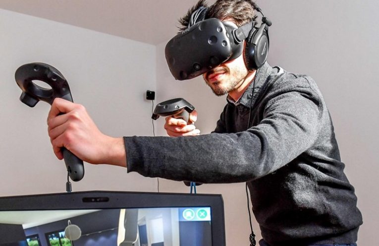 What is VR? The devices and apps that turn the real world virtual ...